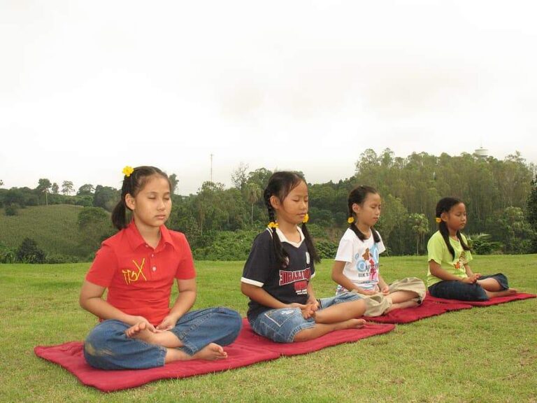 5 Minute Meditation for Students (Guided Meditation to Improve Grades)